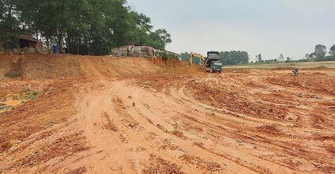 Hà Tĩnh: Đình chỉ nhà thầu “xúc đất” ngoài phạm vi thiết kế