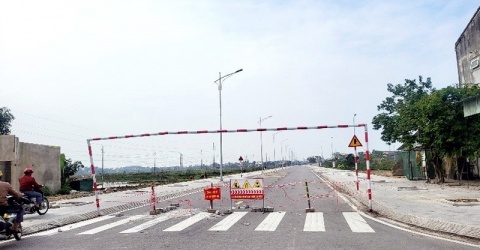 Hà Tĩnh: Dự án đường vào Văn Miếu mới đưa vào sử dụng đã hư hỏng nghiêm ...