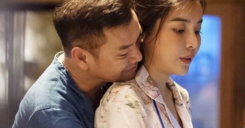 Đang ở nhà nghỉ thì vợ gọi điện, chồng rón rén ra ngoài thì thấy chi