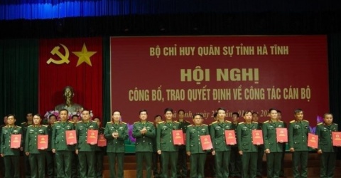 Hà Tĩnh: Bổ nhiệm 137 phó chỉ huy trưởng, chính trị viên phó quân sự